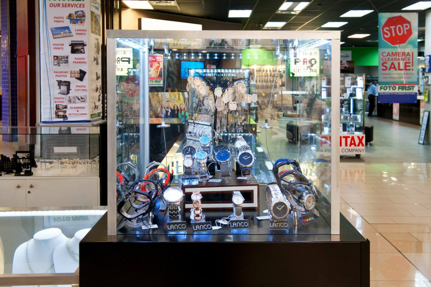 Display-Cabinet-Scan-Retail – Retail Display Solutions | Kiosk Design ...